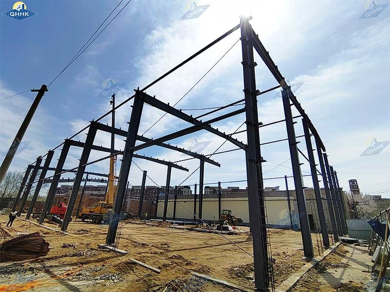 Badminton Court Begins Installing Steel Beams