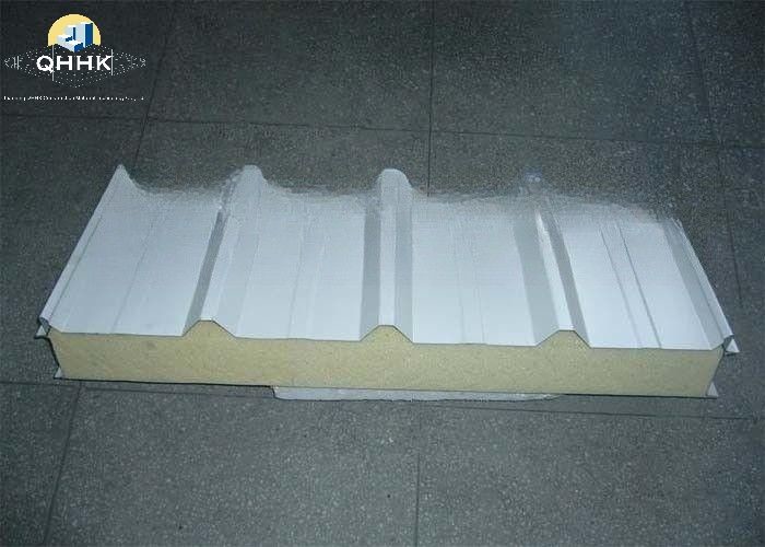 Low thermal conductivity of metal PU/PIR sandwich panel cladding