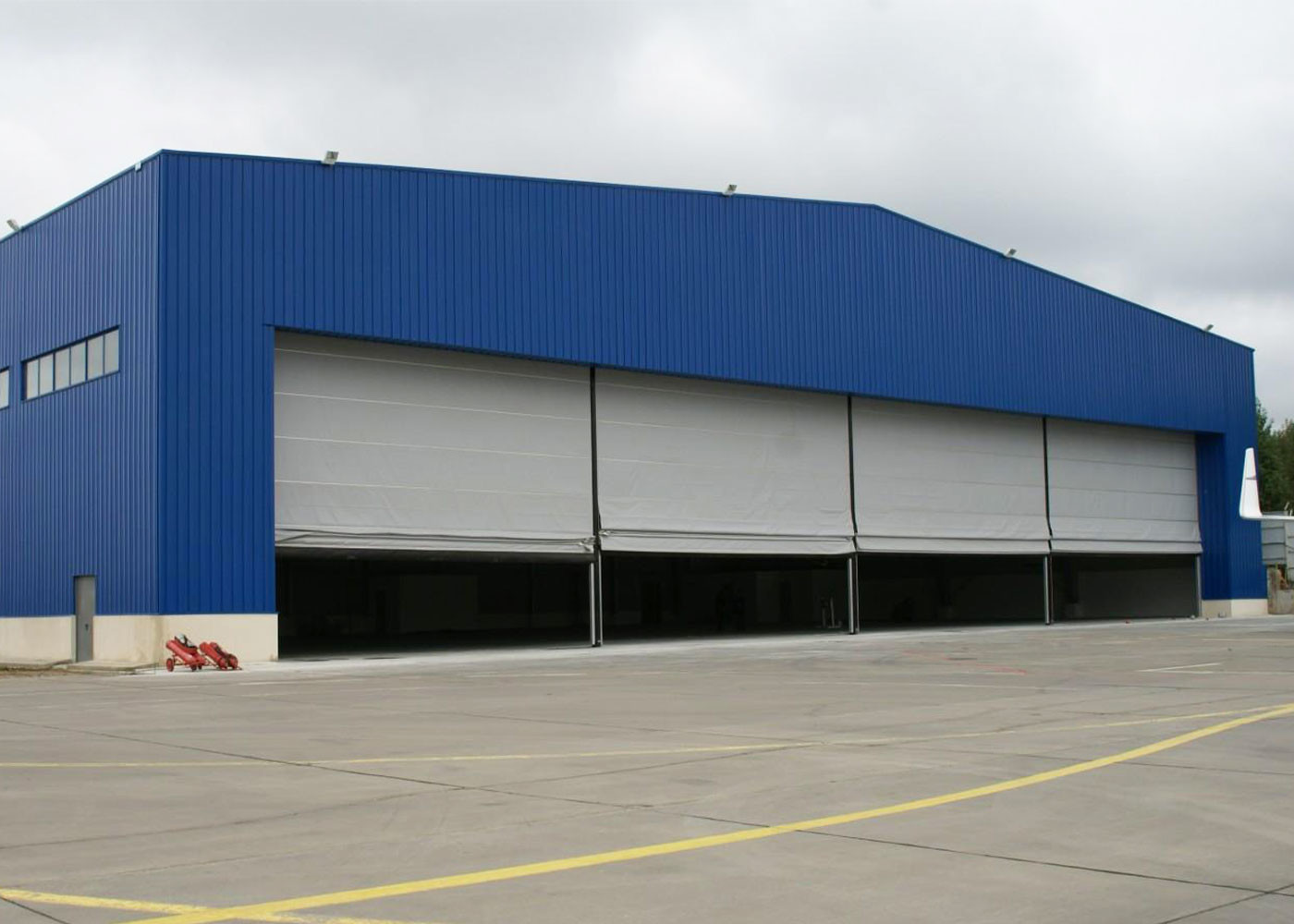 Faster Construction Prefab Steel Hangar Q355B Customized Large Span ...